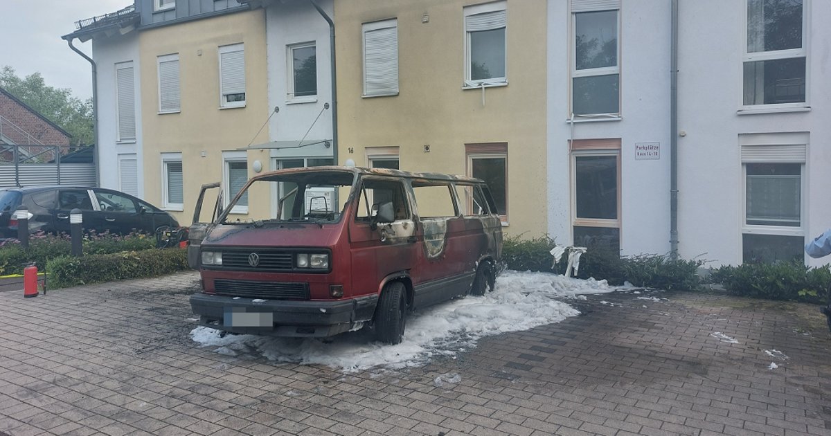 Bulli im Vollbrand | Kreisstadt Siegburg